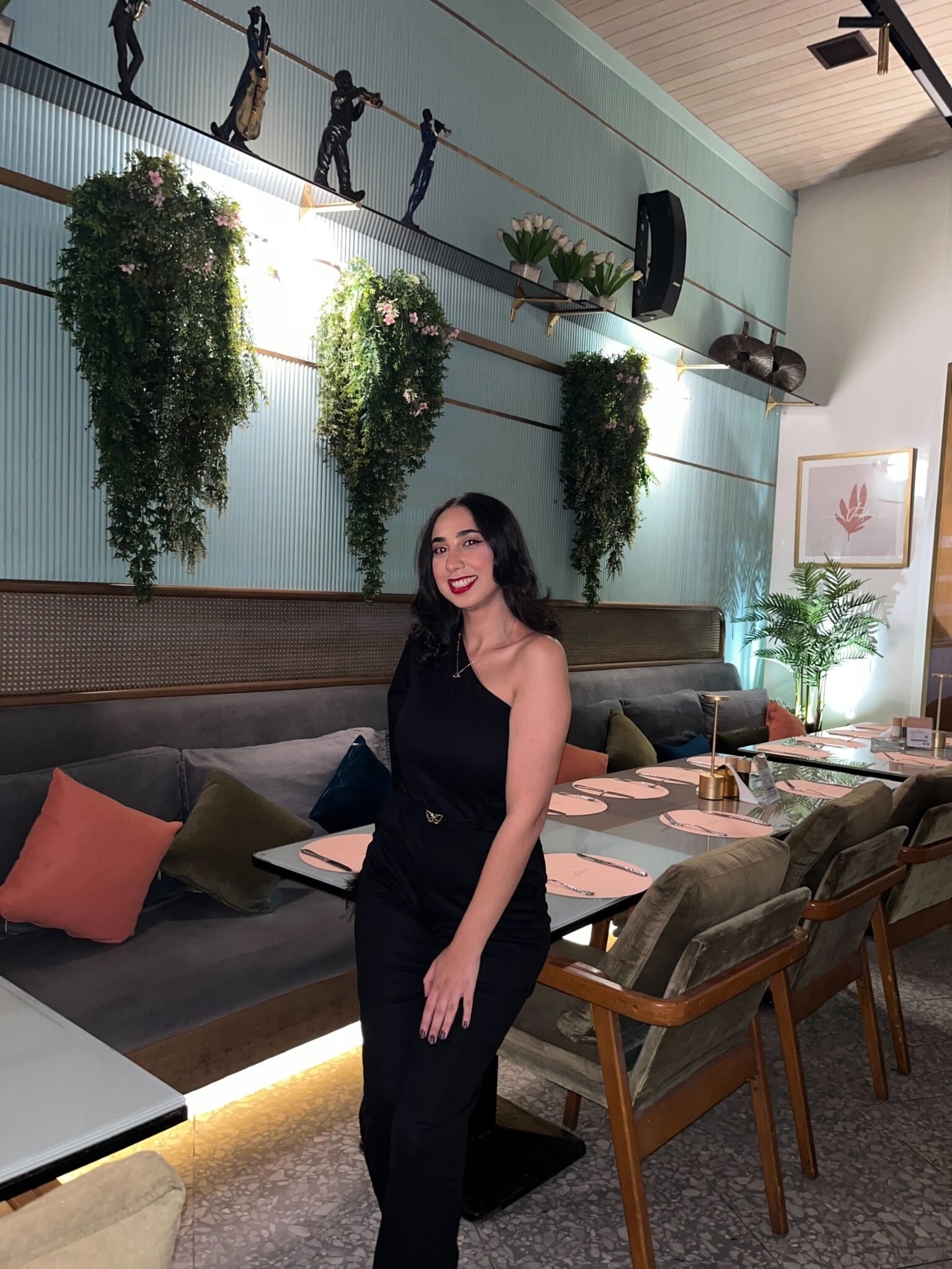 About Us - Vivian Agency